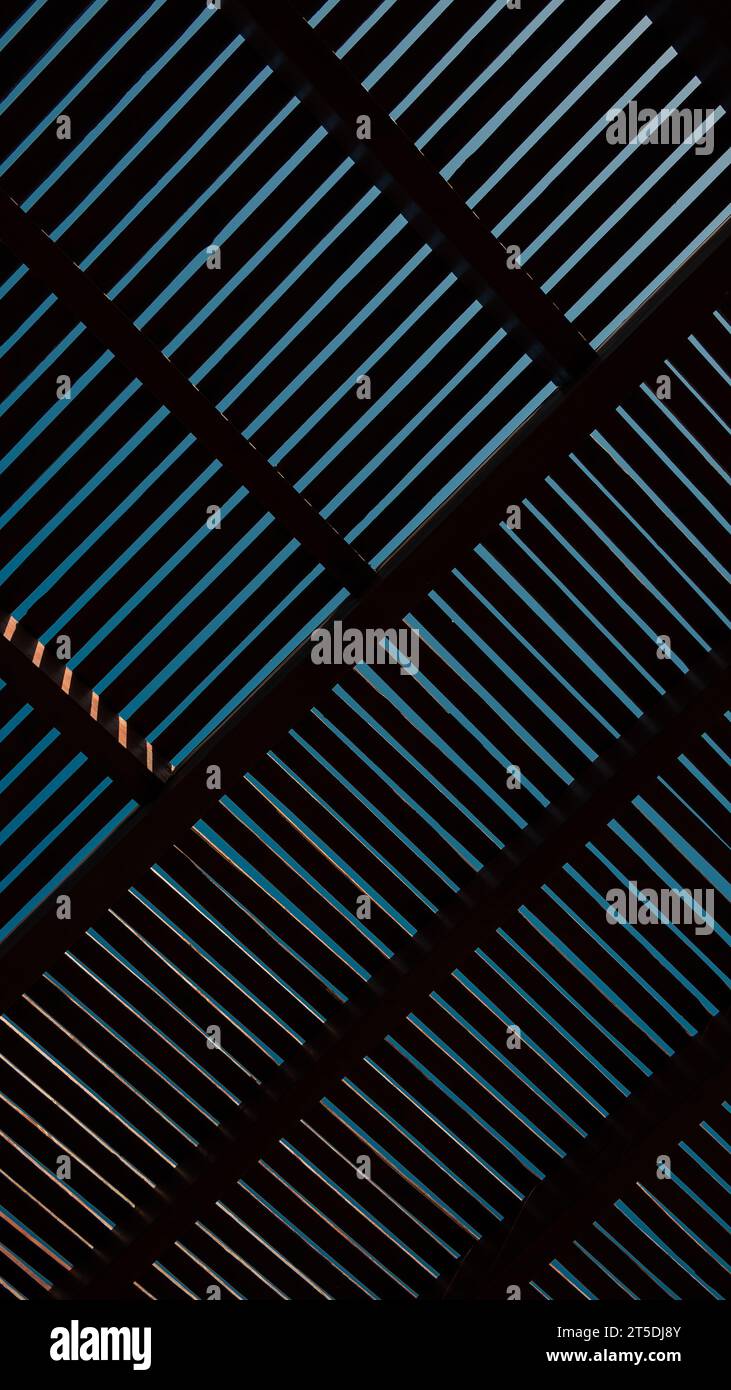 Mesmerizing screensaver created with a pattern of wooden beams ...