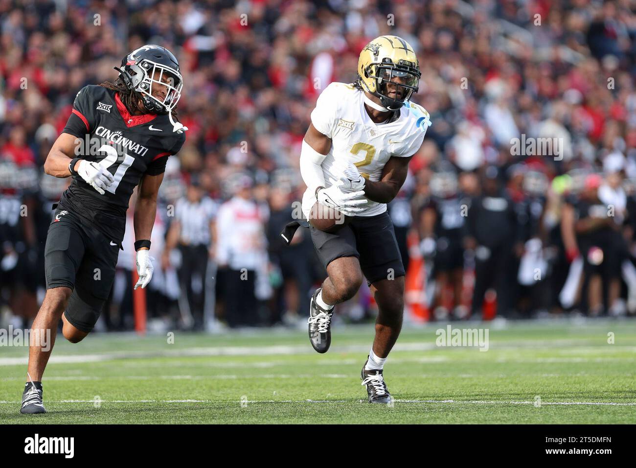 CINCINNATI, OH - NOVEMBER 04: UCF Knights wide receiver Kobe Hudson (2 ...