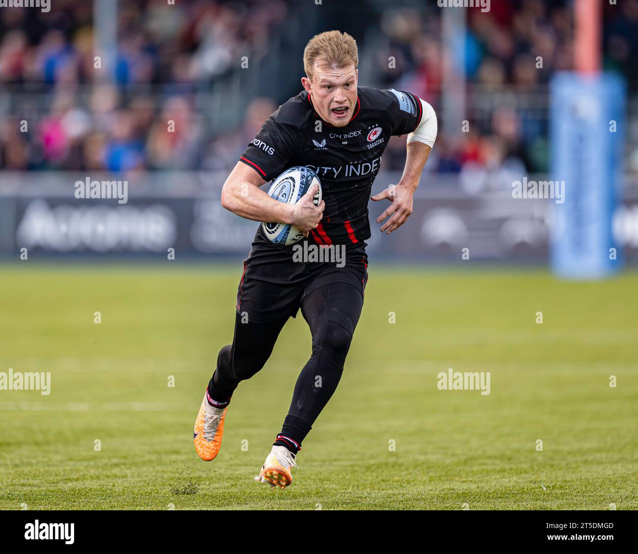 LONDON, UNITED KINGDOM. 04th, Nov 23. Nick Tompkins of Saracens in ...
