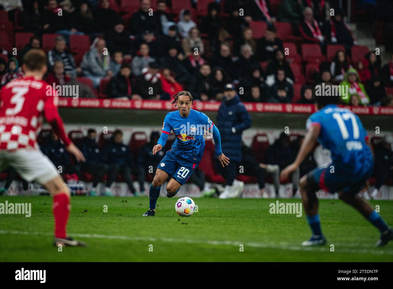 Xavier simons hi-res stock photography and images - Alamy