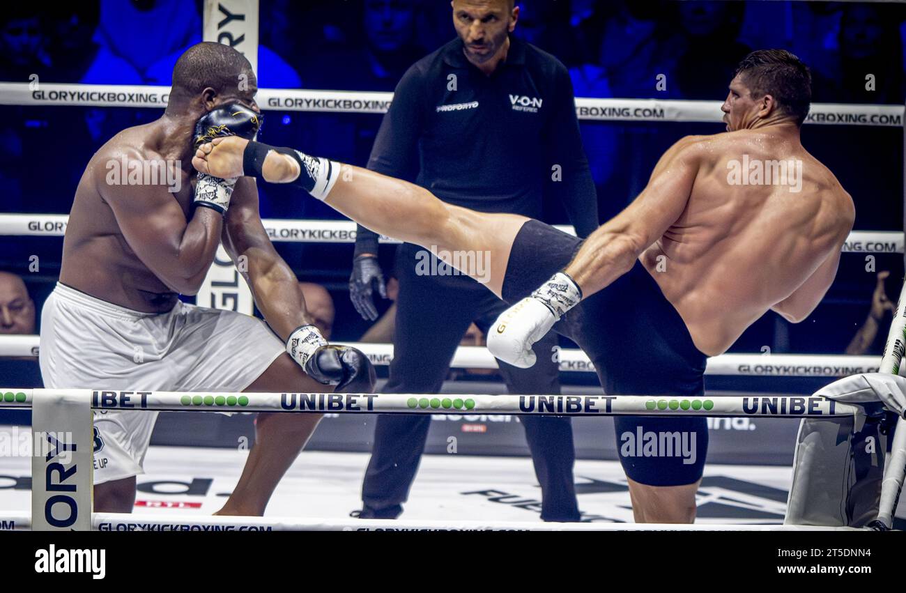 ARNHEM - Kickboxers Rico Verhoeven and Tariq Osaro during the GLORY ...
