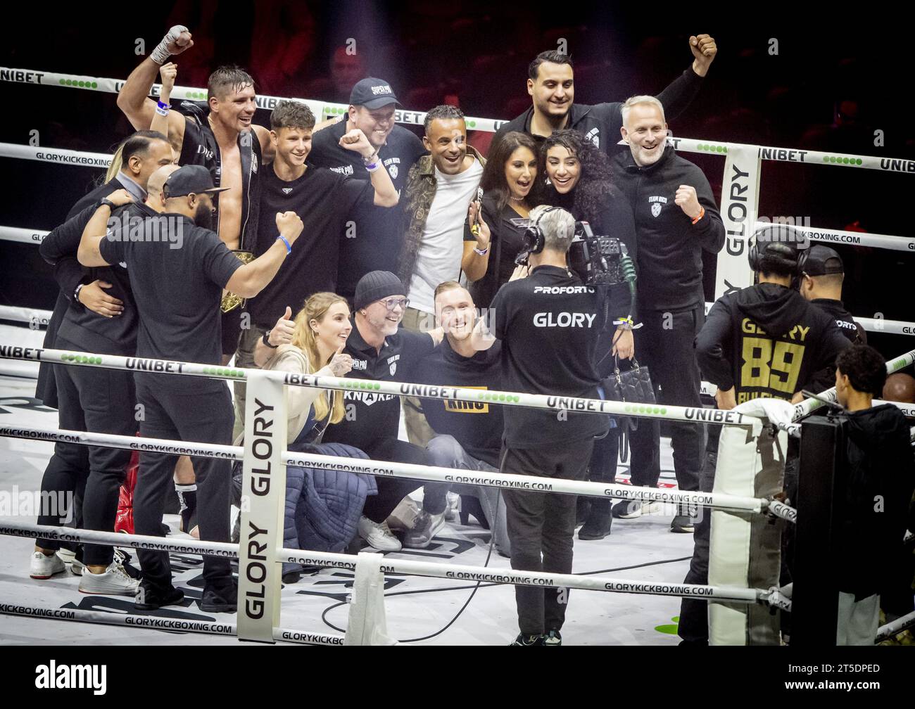 ARNHEM - Kickboxers Rico Verhoeven and Tariq Osaro during the GLORY ...