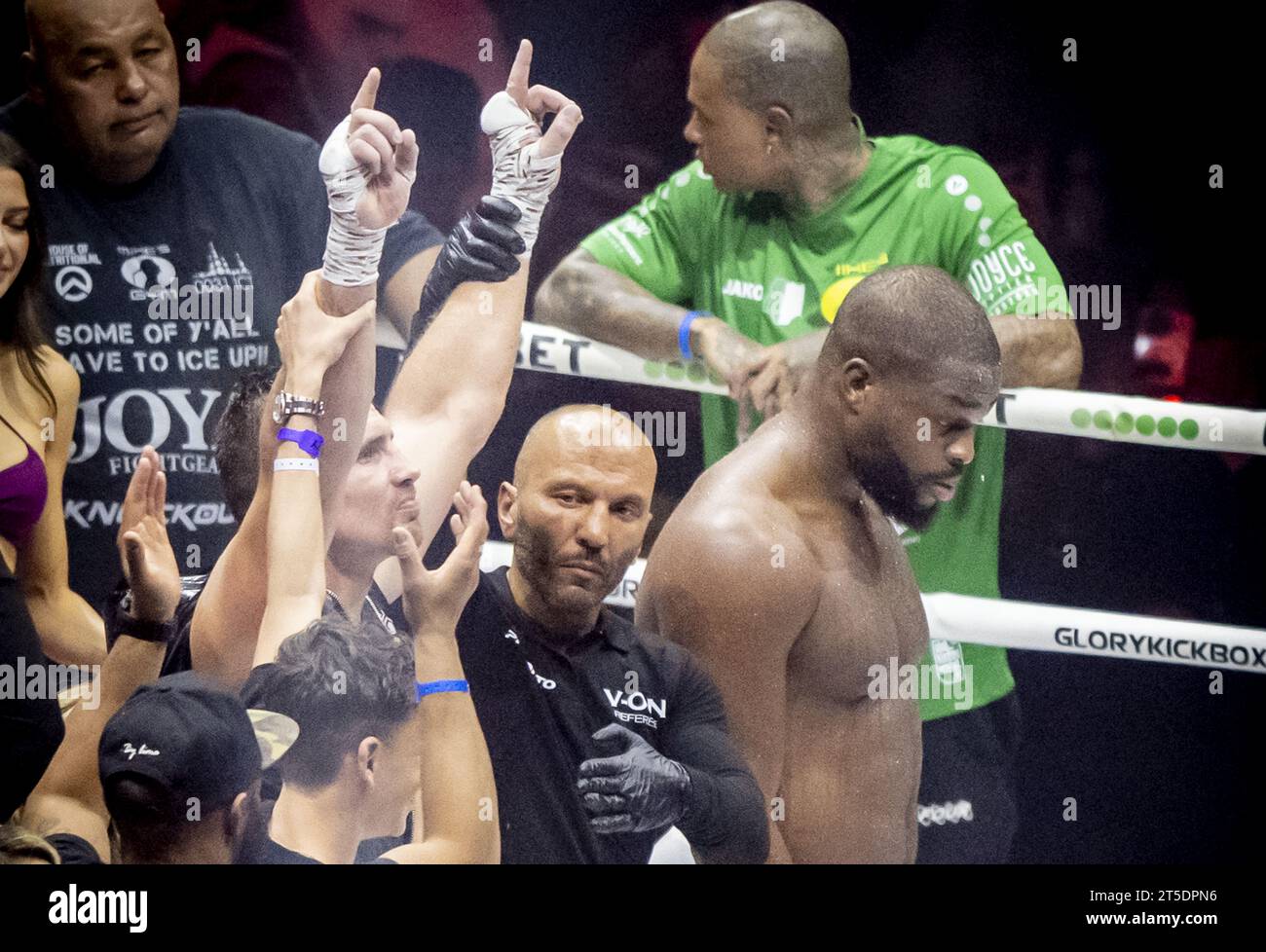 ARNHEM - Kickboxers Rico Verhoeven and Tariq Osaro during the GLORY ...
