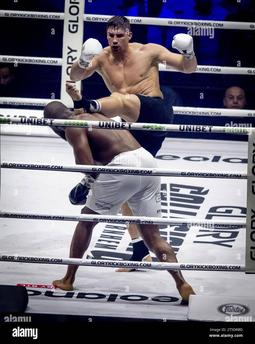 ARNHEM - Kickboxers Rico Verhoeven and Tariq Osaro during the GLORY ...