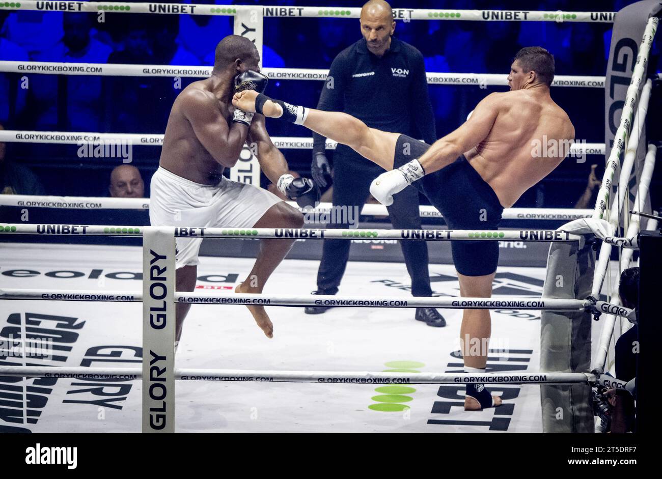 ARNHEM - Kickboxers Rico Verhoeven and Tariq Osaro during the GLORY ...