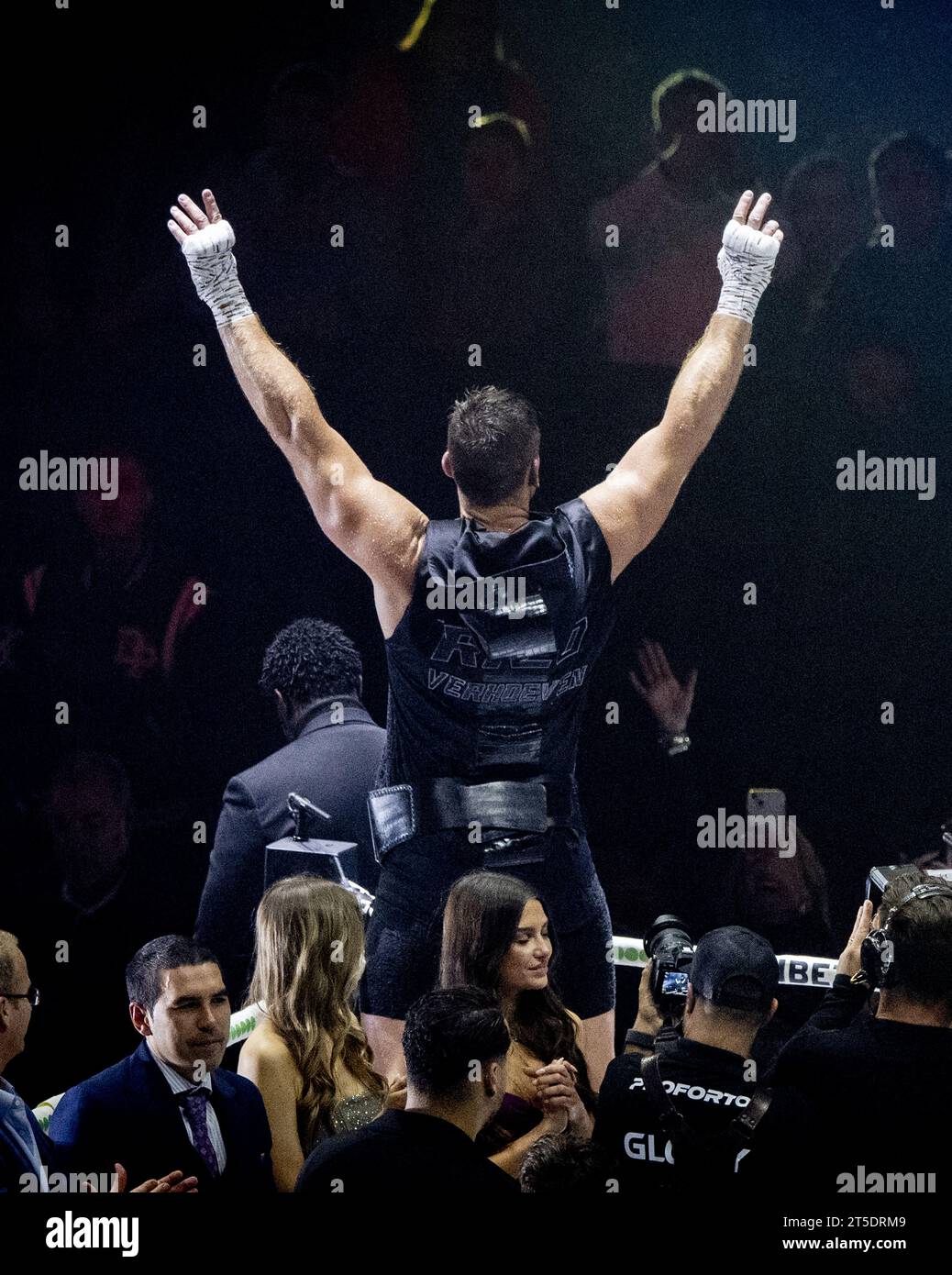 ARNHEM - Kickboxers Rico Verhoeven and Tariq Osaro during the GLORY ...