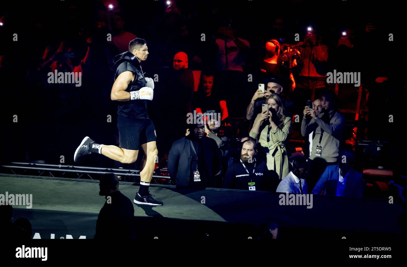 ARNHEM - Kickboxers Rico Verhoeven and Tariq Osaro during the GLORY ...