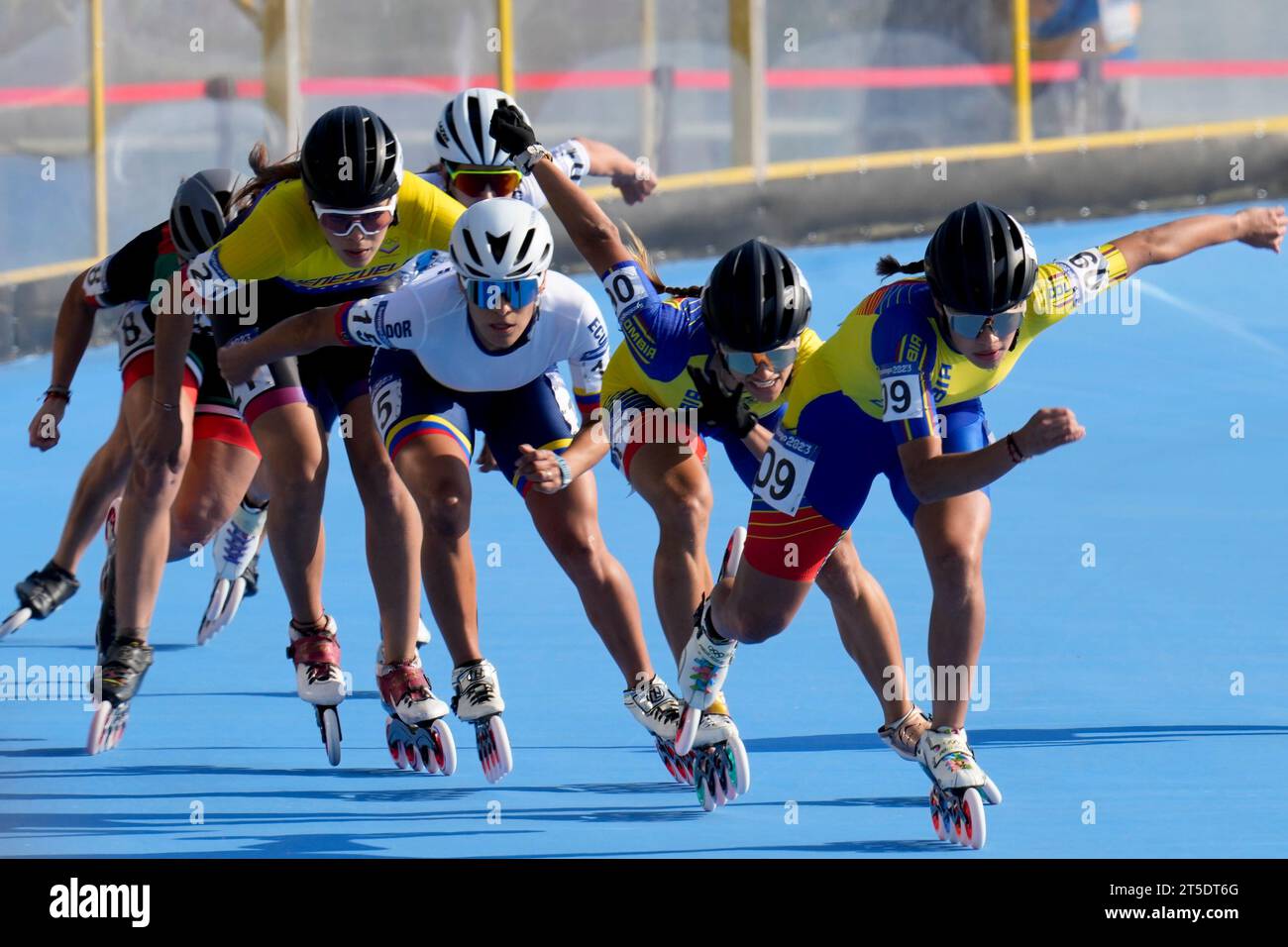 Colombia's Gabriela Rueda, right, competes in the speed skating women's ...