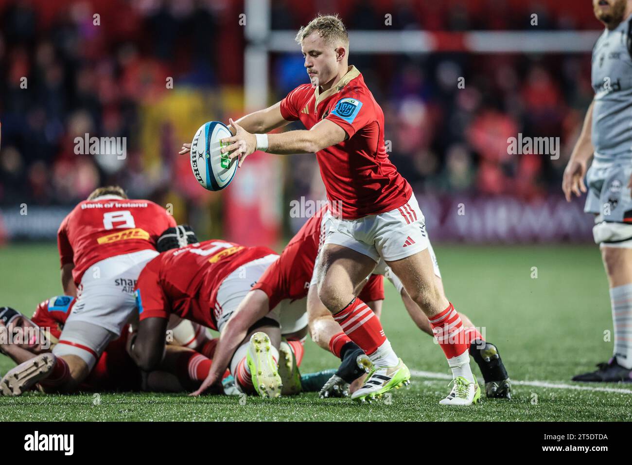 Rugby fever hi-res stock photography and images - Alamy