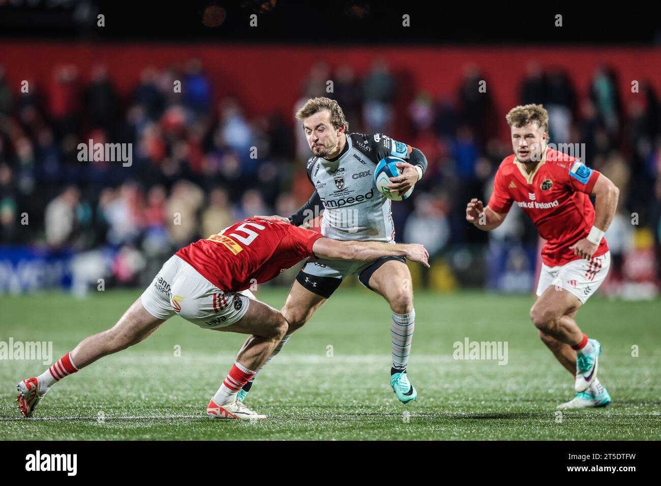 Rugby scrum front row hi-res stock photography and images - Alamy