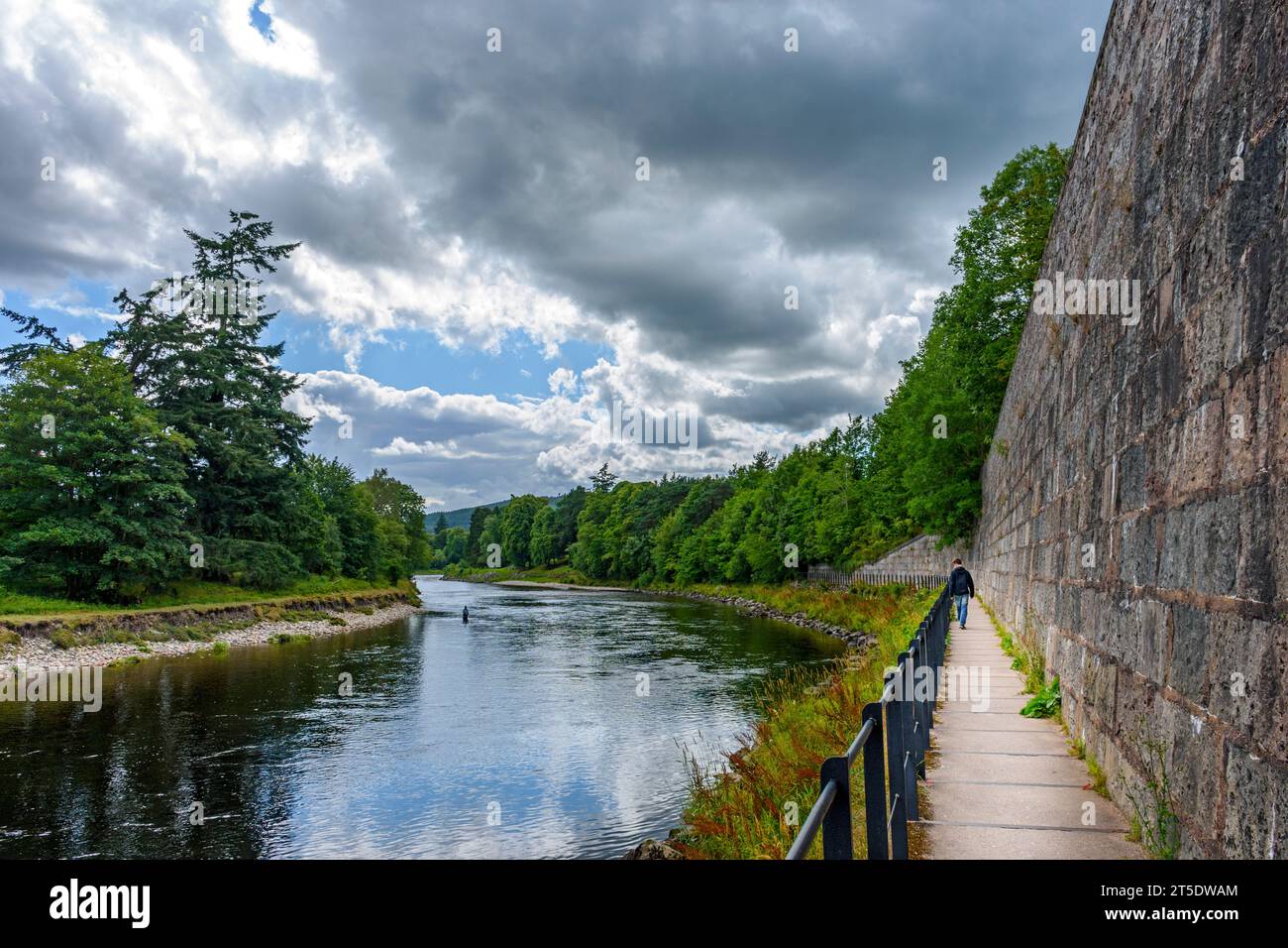 The riverside walkway alongside the river Dee at Banchory ...