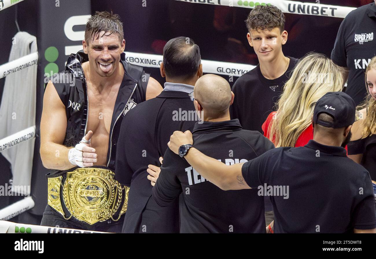ARNHEM - Kickboxers Rico Verhoeven and Tariq Osaro during the GLORY ...