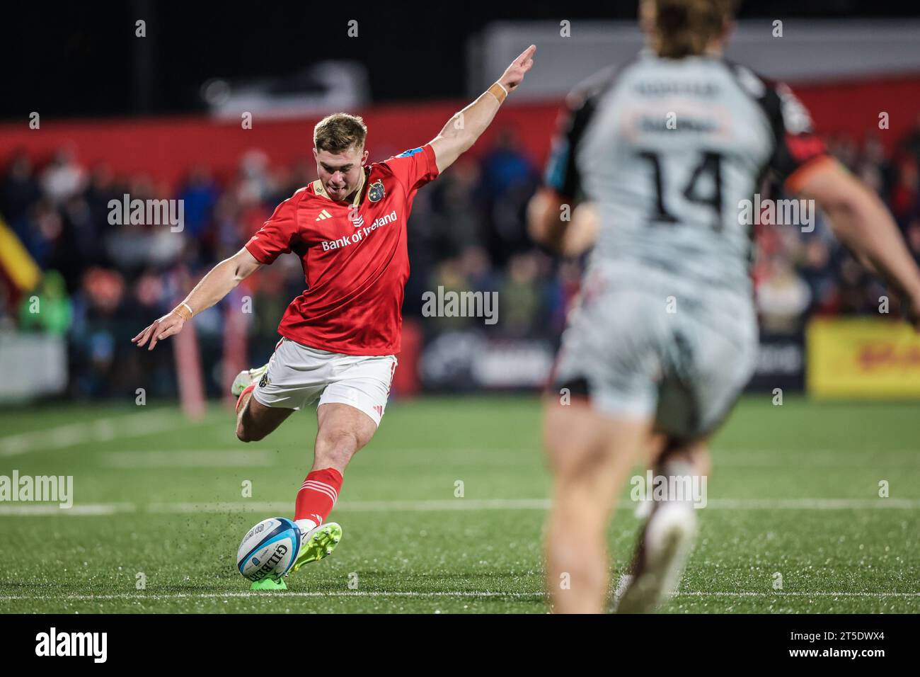 Matchday atmosphere hi-res stock photography and images - Alamy