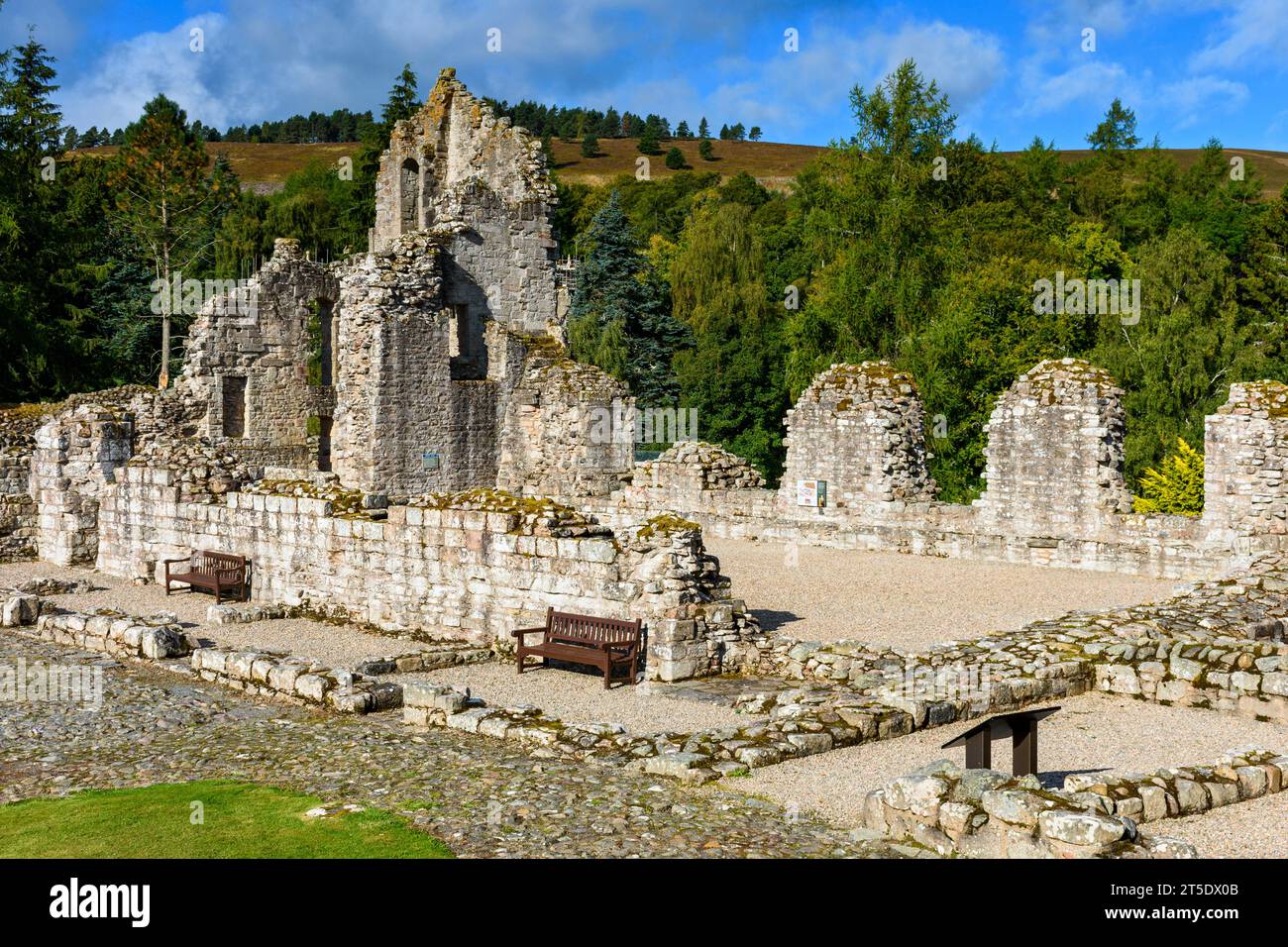 Ruined great hall hi-res stock photography and images - Alamy