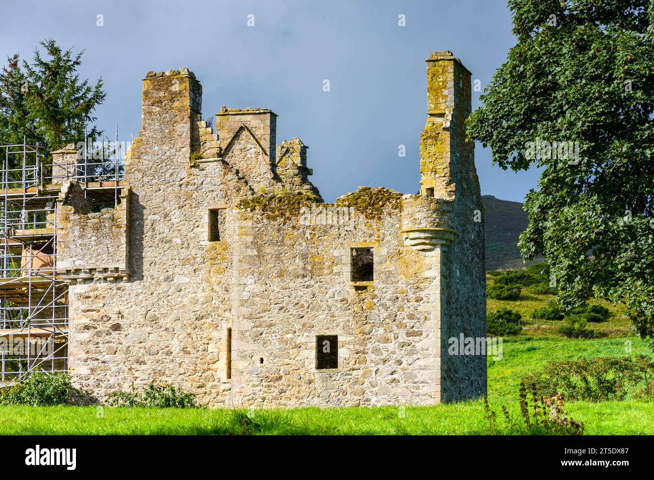 Glenbuchat Castle, built in 1590 for John Gordon of Cairnbarrow to mark ...