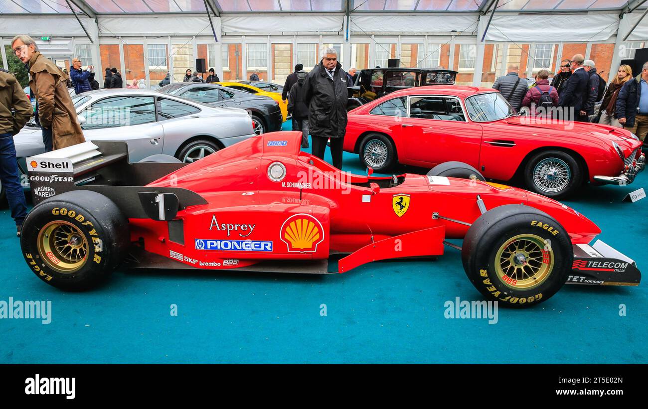 London, UK. 04th Nov, 2023. A 1996 Ferrari F310 Show Car, static ...