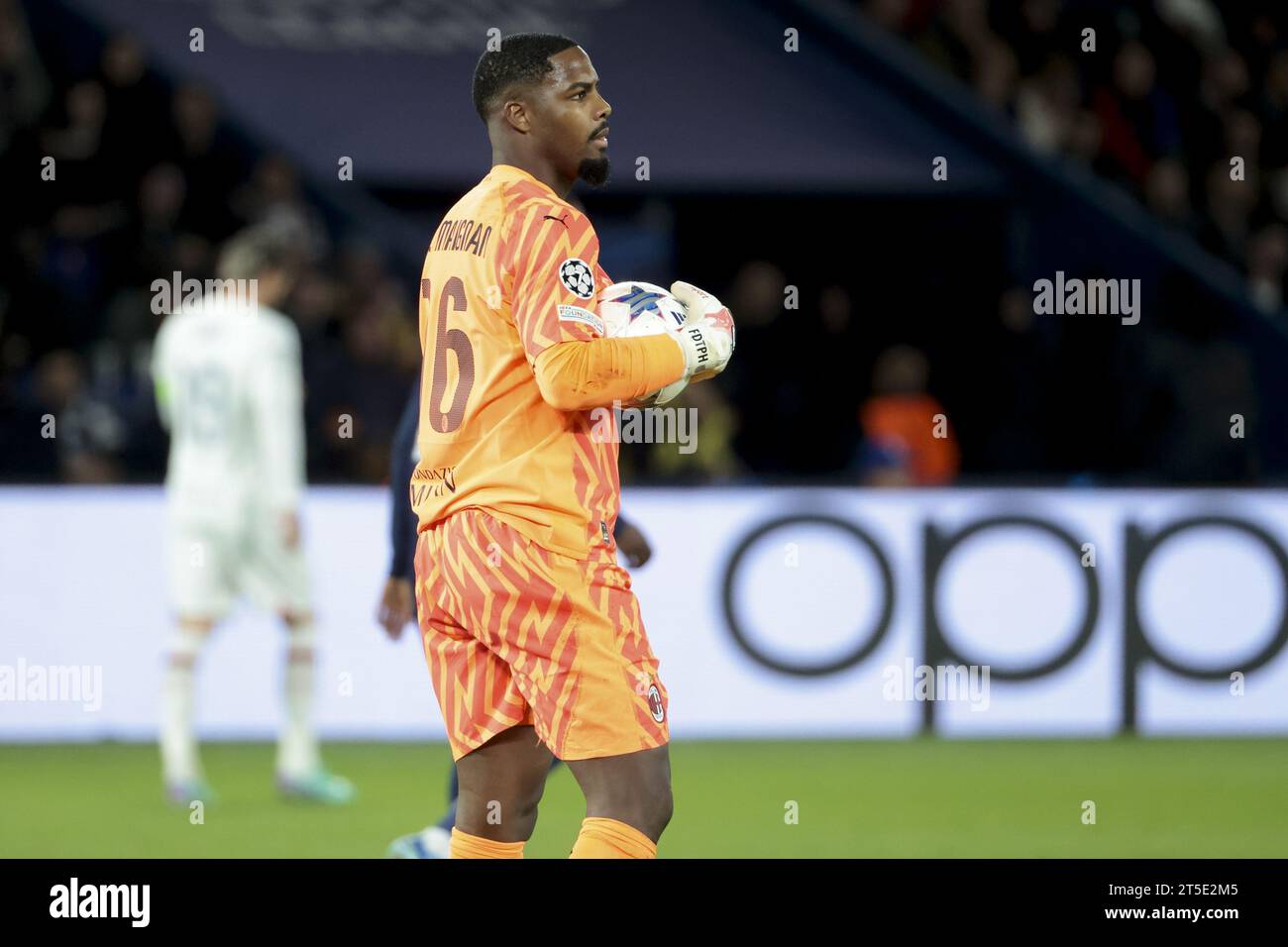 AC Milan goalkeeper Mike Maignan during the UEFA Champions League ...