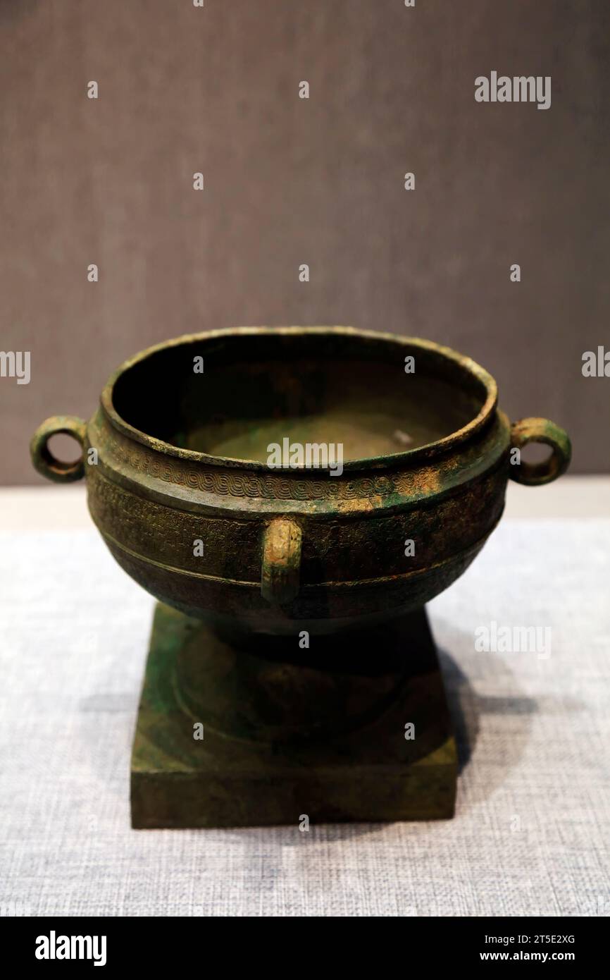 Chinese ancient bronze crafts Stock Photo - Alamy