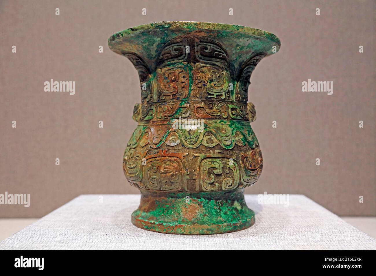 Chinese ancient bronze crafts Stock Photo - Alamy