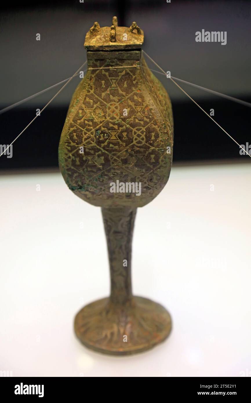 Chinese ancient bronze crafts Stock Photo - Alamy