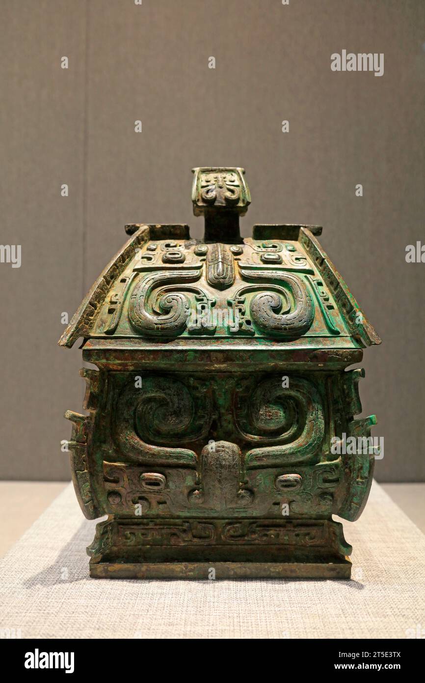 Chinese ancient bronze crafts Stock Photo - Alamy