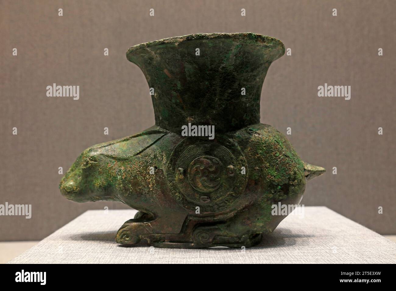 Chinese ancient bronze crafts Stock Photo - Alamy