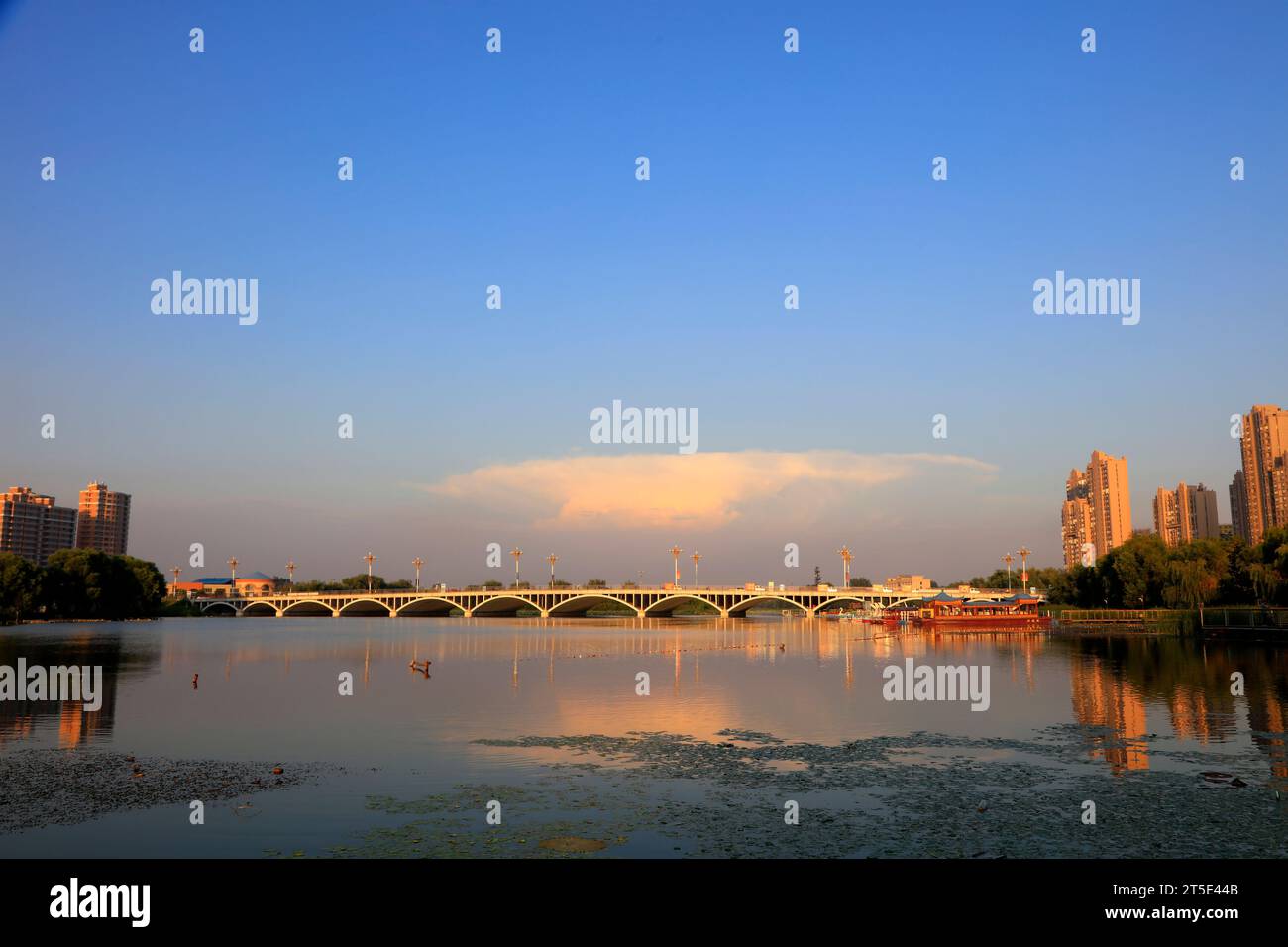 Traditional Chinese Bridge Architecture scenery Stock Photo - Alamy