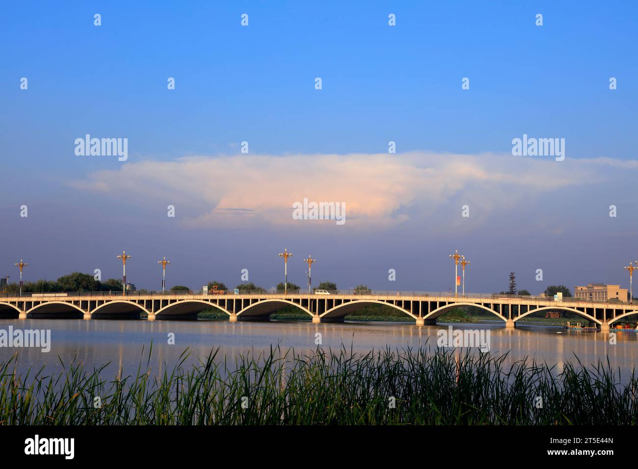 Traditional Chinese Bridge Architecture scenery Stock Photo - Alamy