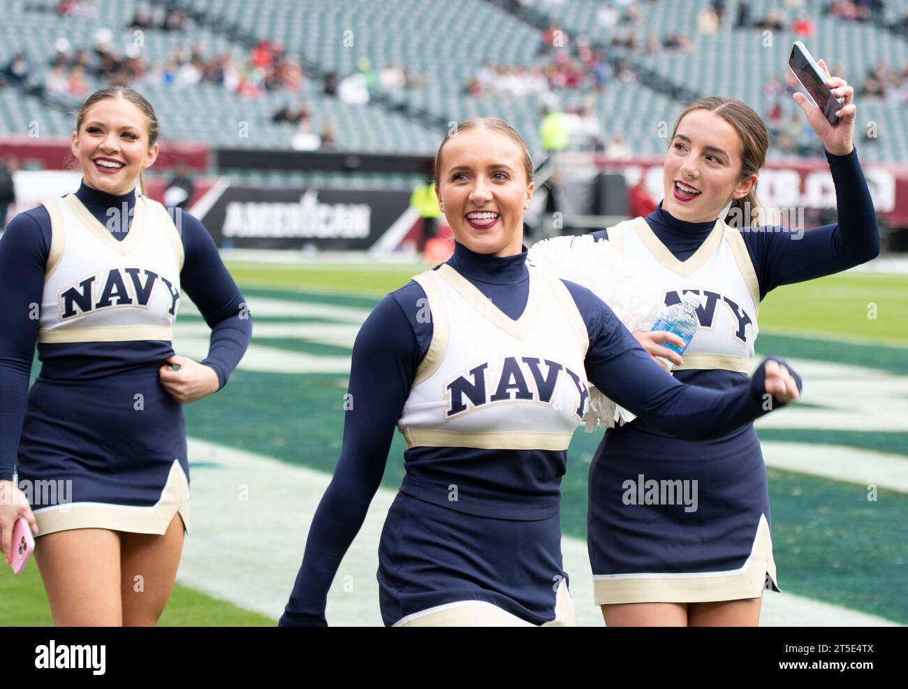 Navy cheerleaders hi-res stock photography and images - Alamy
