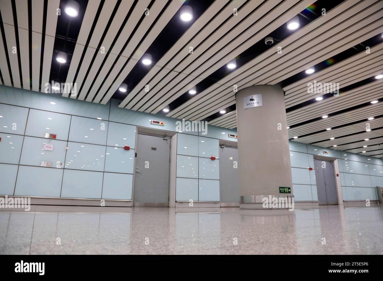 architectural landscape of the airport hall Stock Photo - Alamy