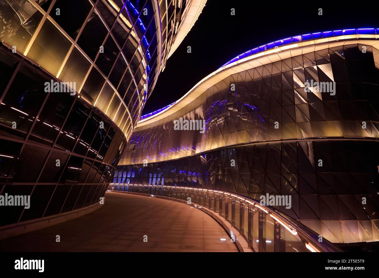 Glass curtain wall lighting landscape Stock Photo - Alamy