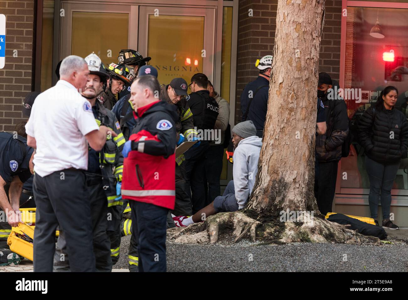 Seattle, USA. 4th Nov 2023. Just before 4:00pm Seattle Fire and Police ...