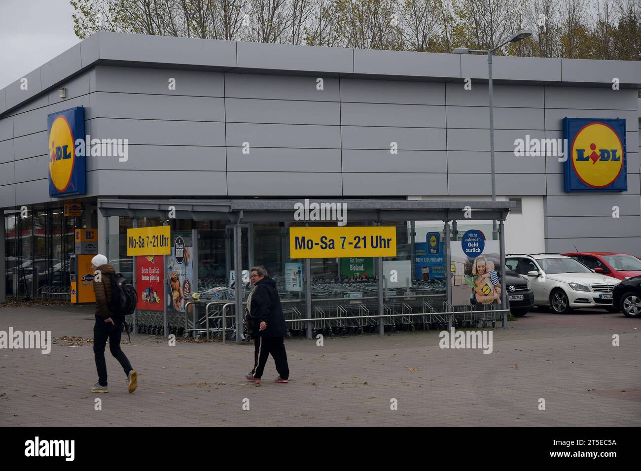 Deutsche grocery store hi-res stock photography and images - Alamy