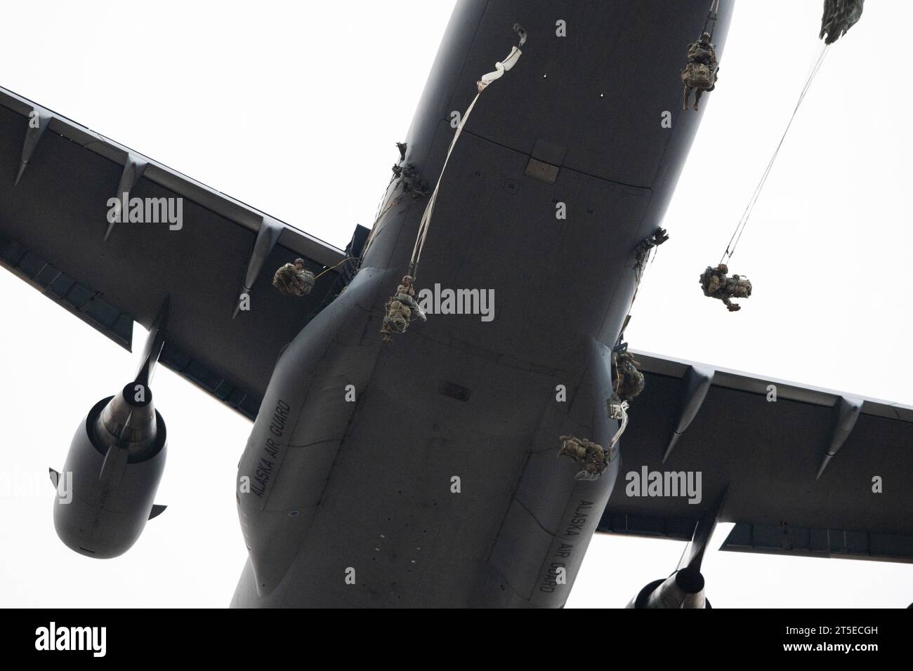 U.S. Army paratroopers with the 2nd Infantry Brigade Combat Team ...