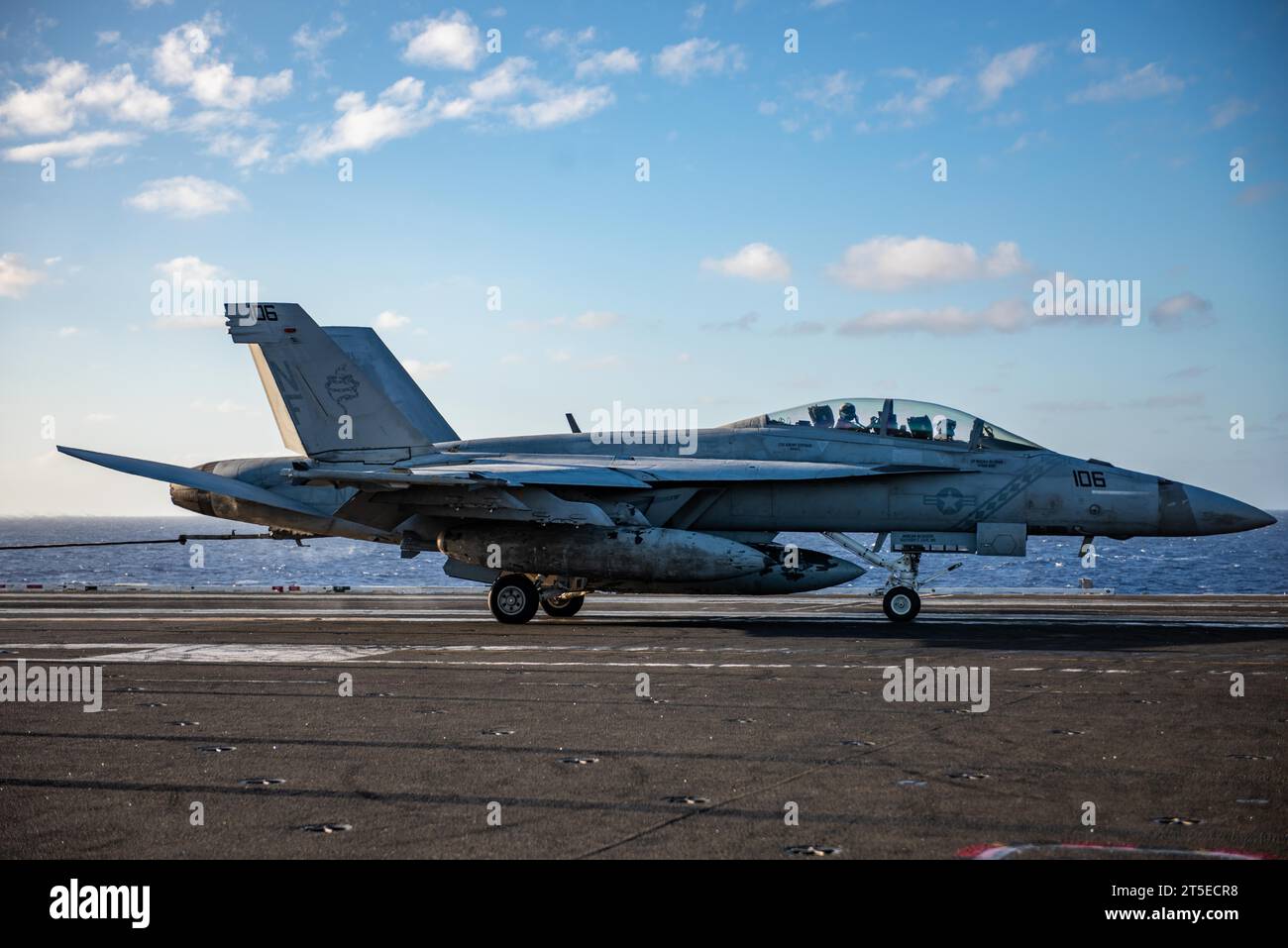 231104-N-IK052-1195 PHILIPPINE SEA (Nov. 4, 2023) An F/A-18F Super ...