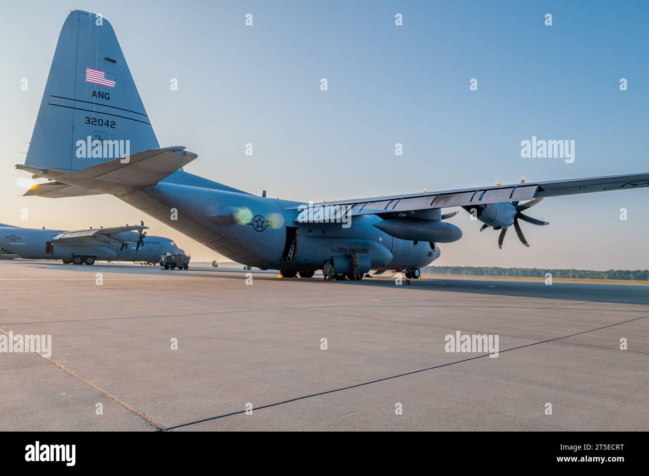 A U.S Air Force C-130 Hercules aircraft from the 182nd Airlift Wing ...