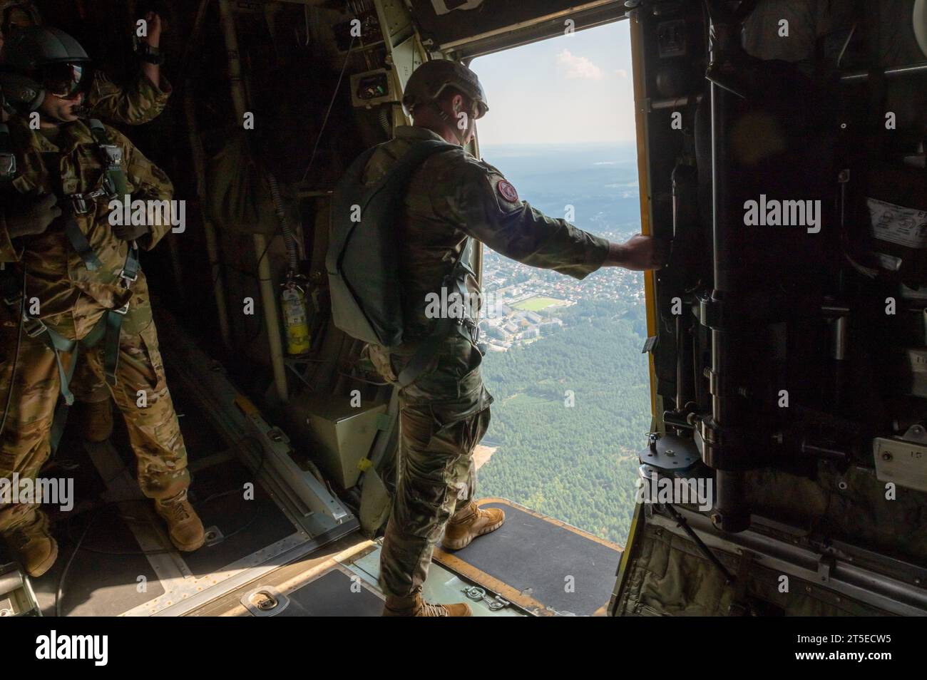 U.S Army Sgt. 1st Class Cody Schillinger, 10th Special Forces Group ...
