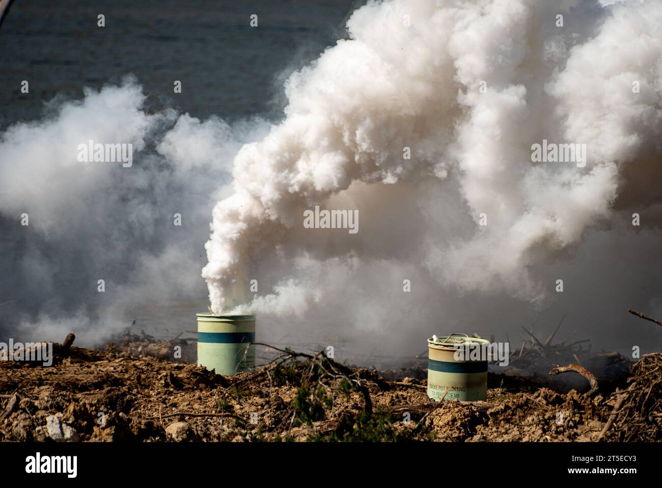 Smoke canister hi-res stock photography and images - Alamy