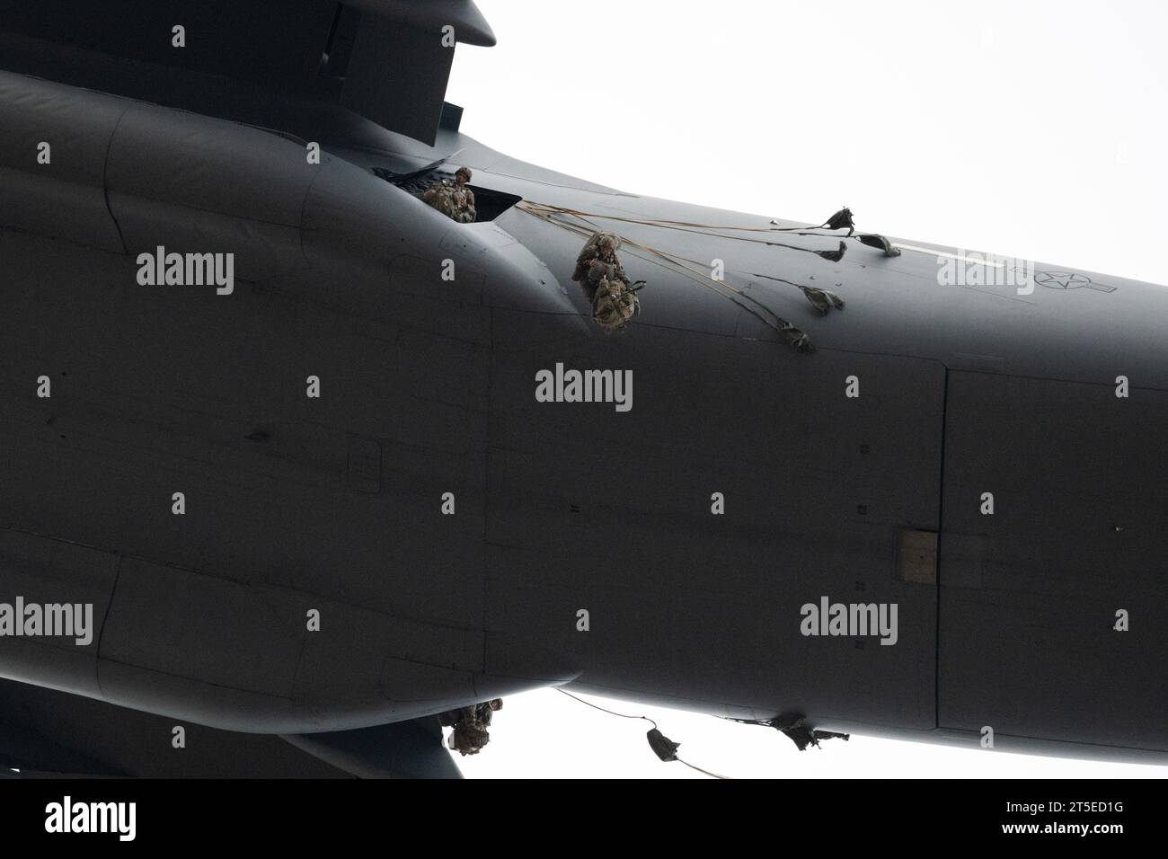 U.S. Army paratroopers with the 2nd Infantry Brigade Combat Team ...