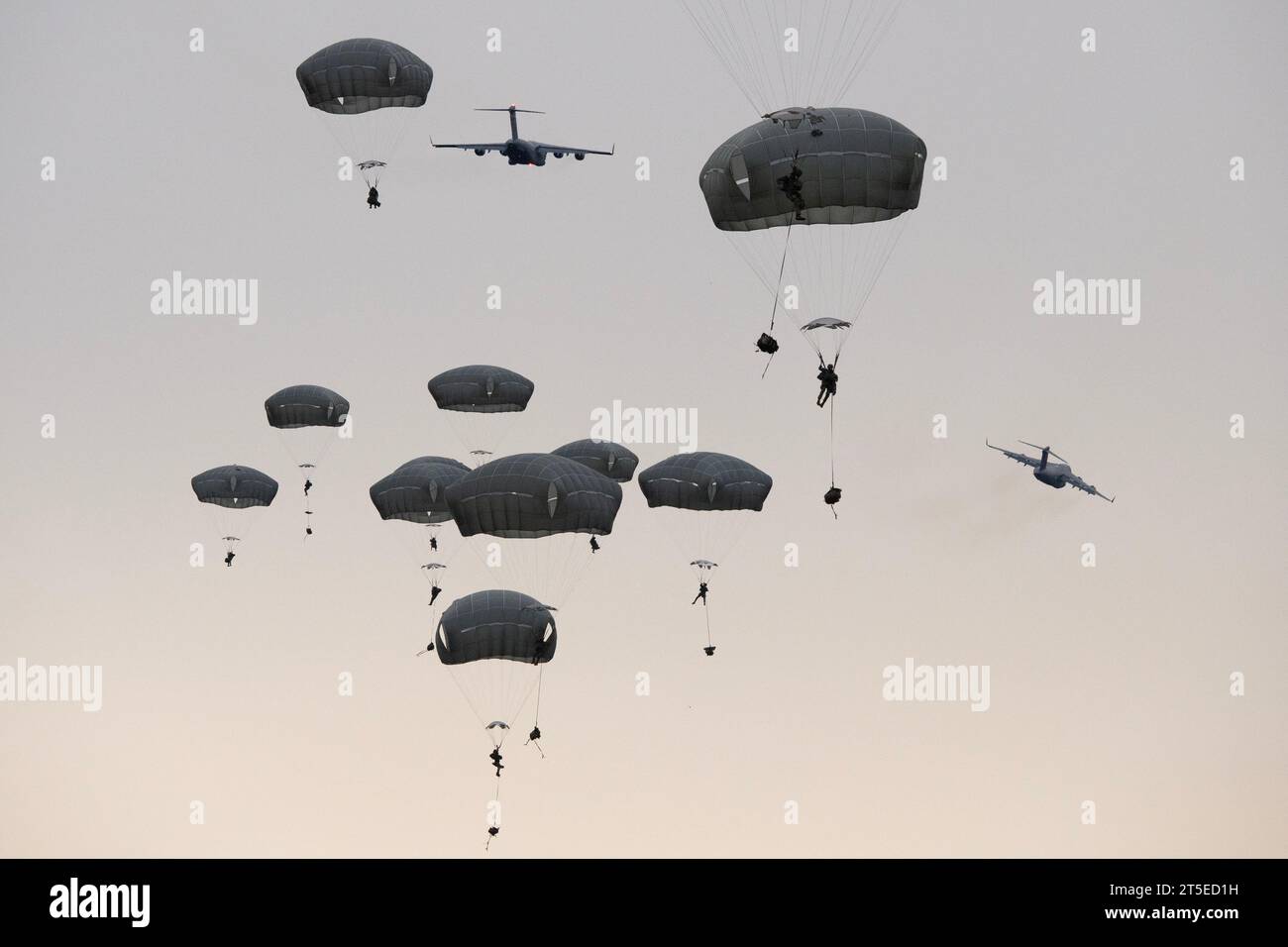 U.S. Army paratroopers with the 2nd Infantry Brigade Combat Team ...