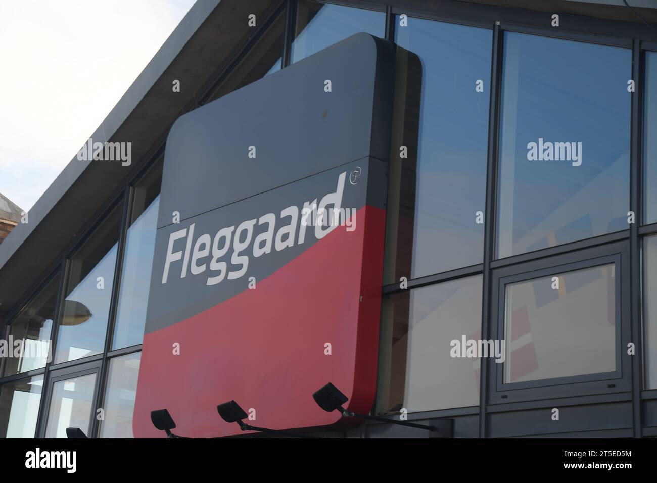 Burger/Fehmarn/Germany/04 November 2023/.Christmas shoppers at border ...
