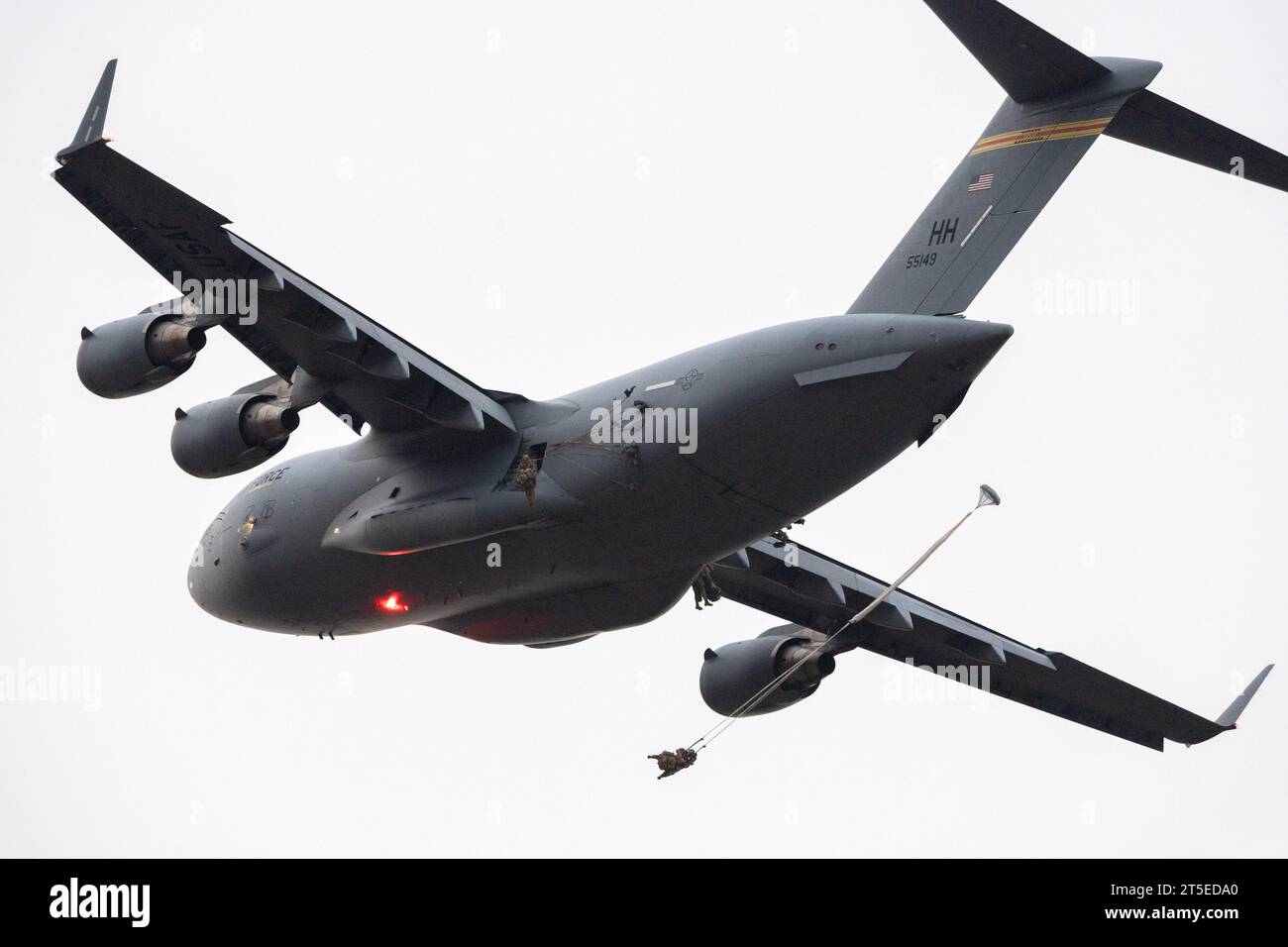 U.S. Army paratroopers with the 2nd Infantry Brigade Combat Team ...