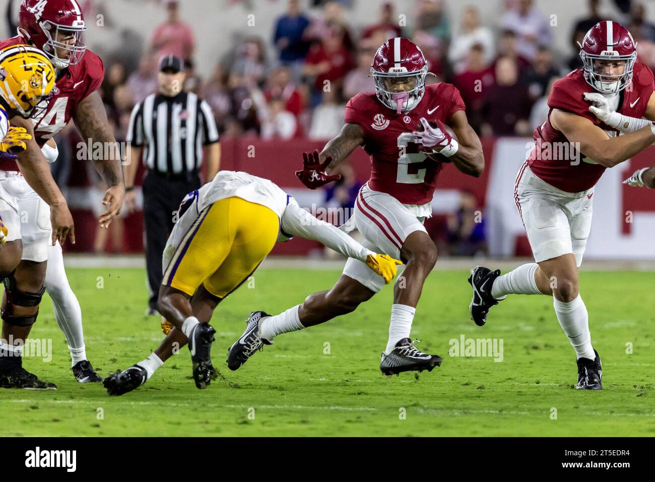 Alabama running back Jase McClellan (2) runs the ball against LSU ...