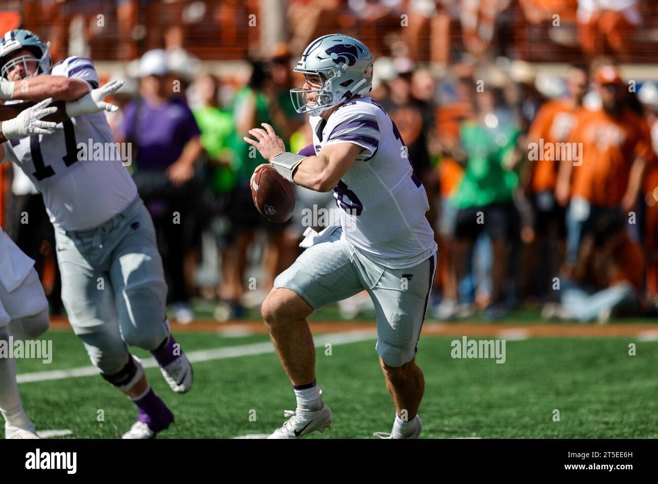 AUSTIN, TX - NOVEMBER 04: Kansas State Wildcats quarterback Will Howard ...