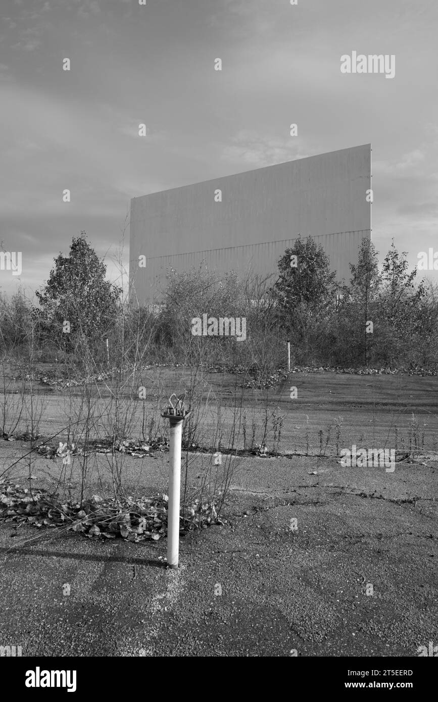 Drive in screen hi-res stock photography and images - Alamy