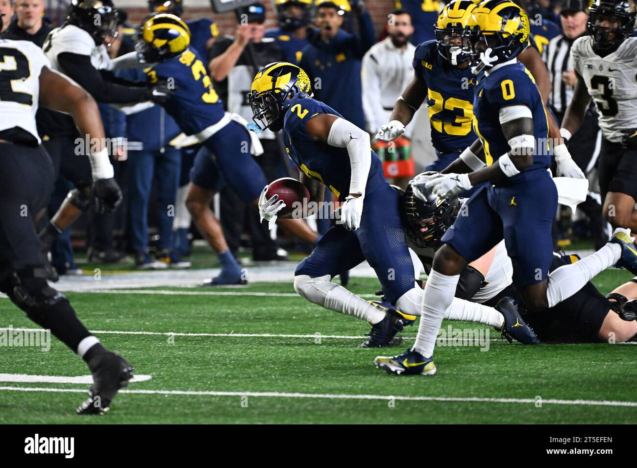 ANN ARBOR, MI - NOVEMBER 04: Michigan Wolverines defensive back Will Johnson (2) runs back an ...