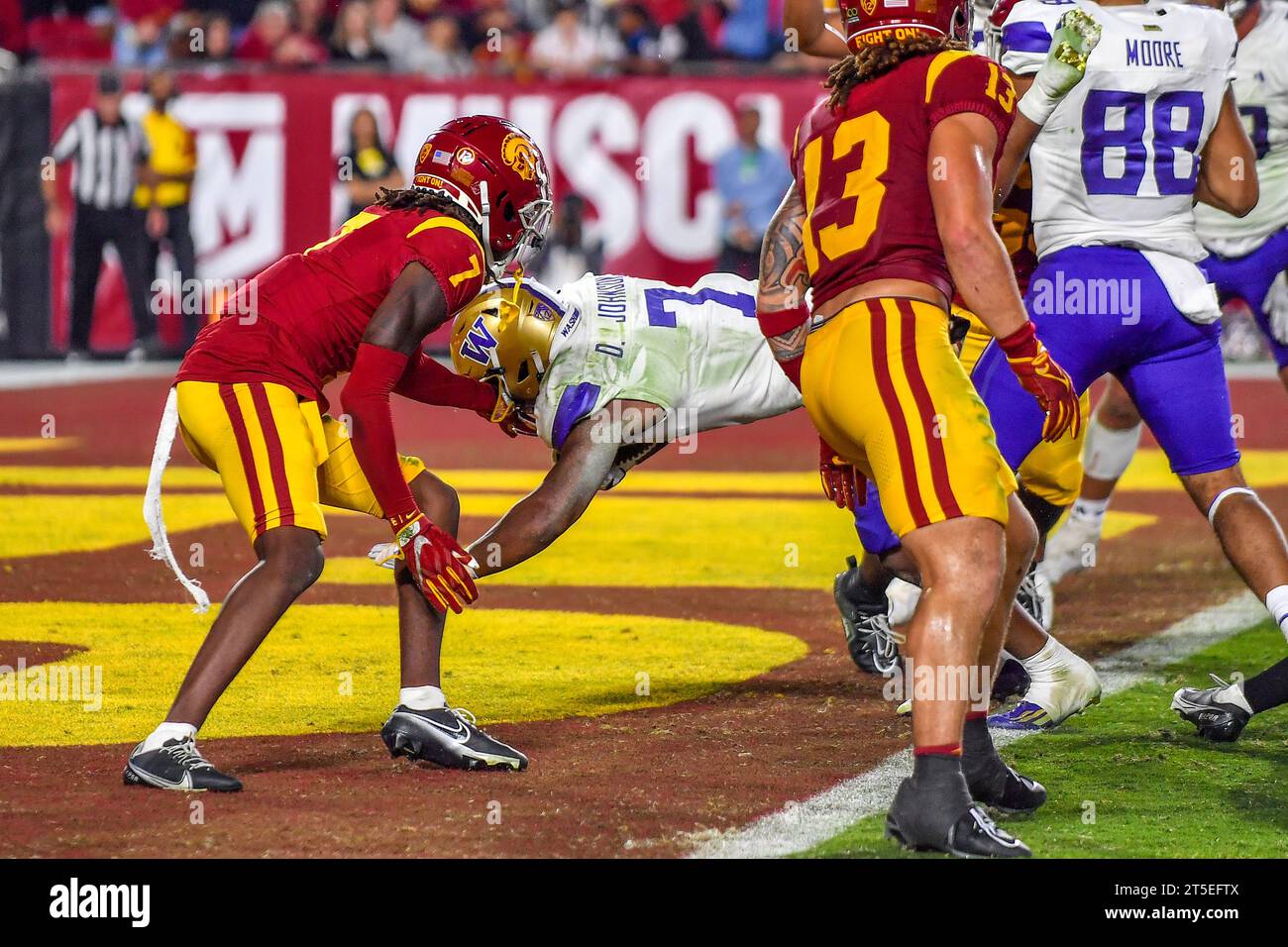 Los Angeles, CA. 4th Nov, 2023. Washington Huskies running back Dillon ...