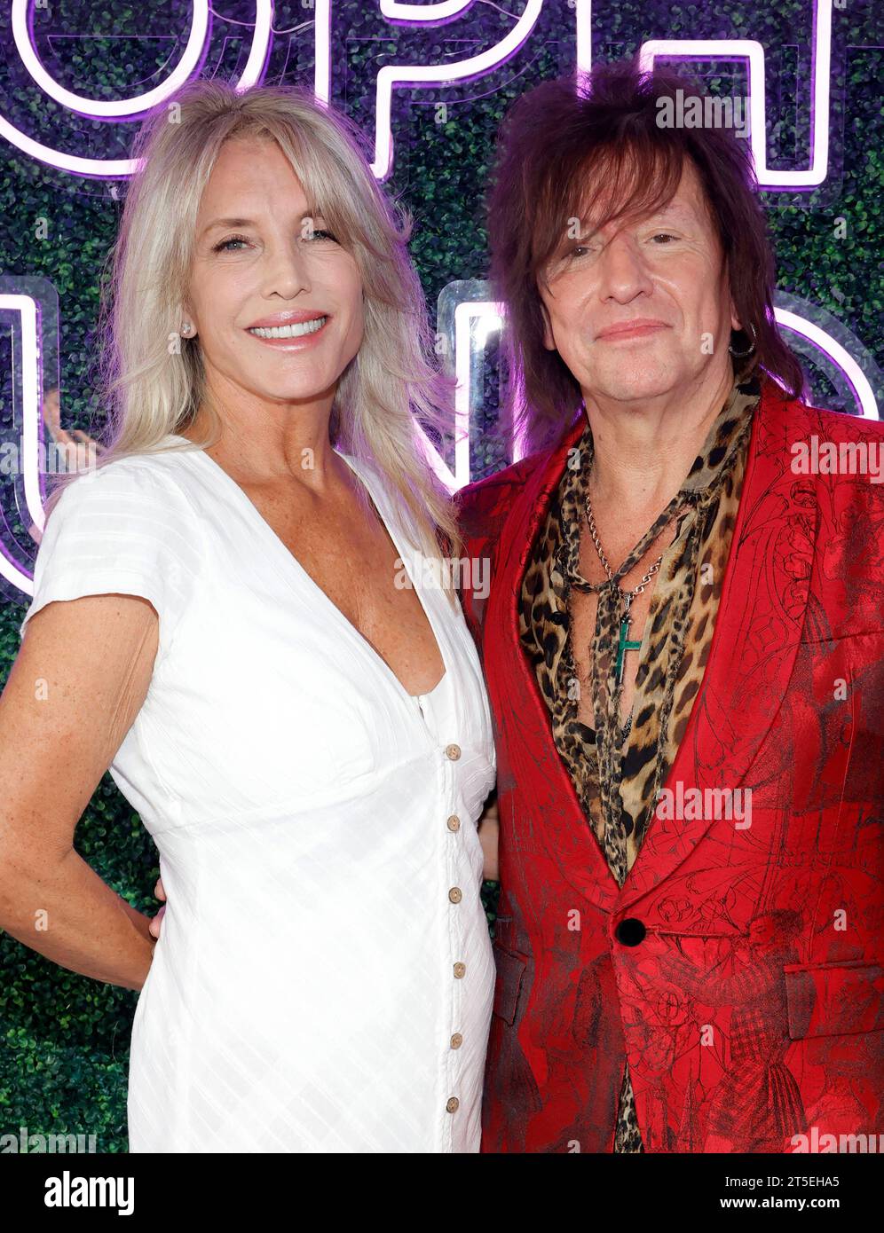 LOS ANGELES, CA - NOVEMBER 4: Letti Fisher, Richie Sambora Breeders Cup ...