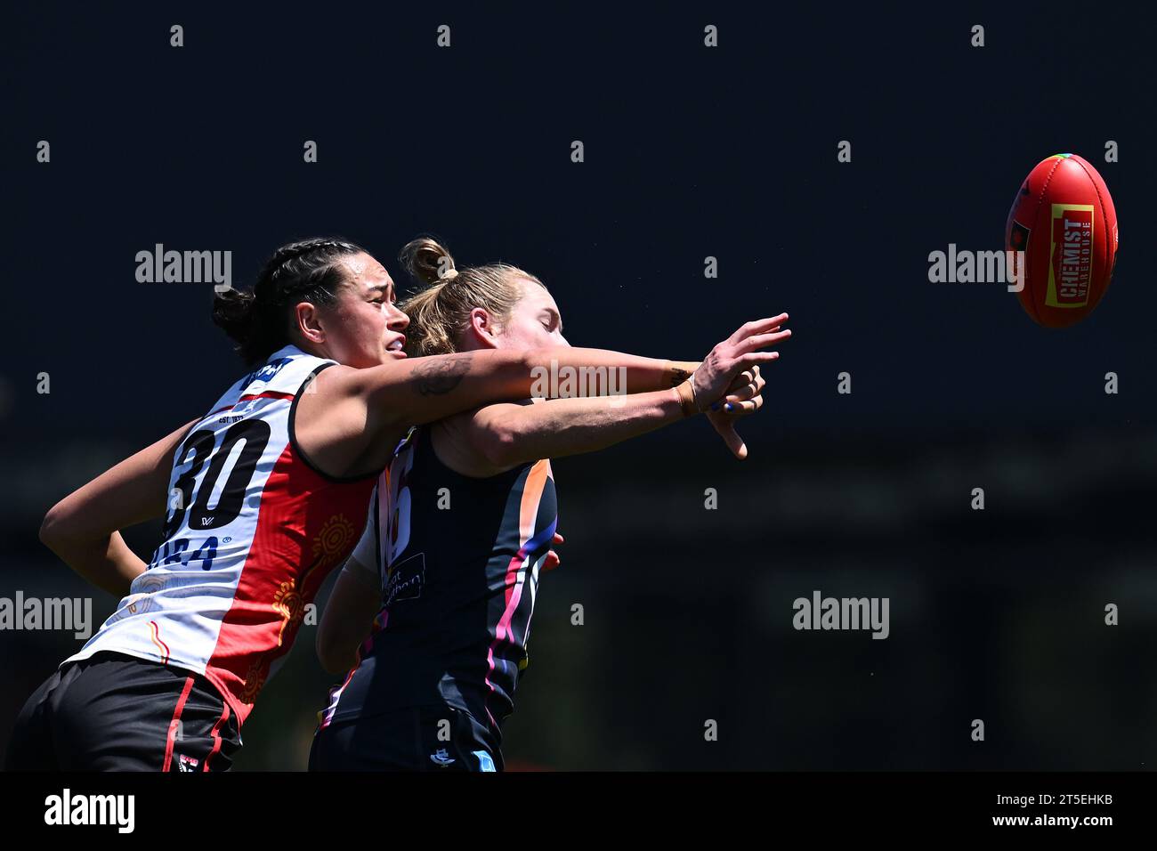 Melbourne, Australia. 05th Nov, 2023. Jesse Wardlaw of St Kilda (left ...