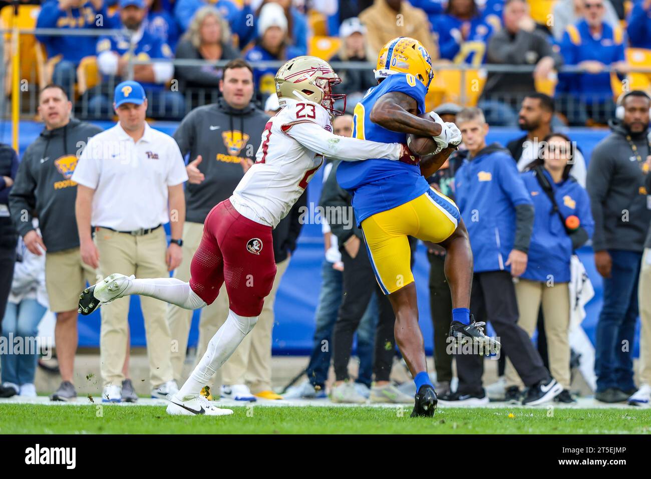 Pittsburgh, Pennsylvania, USA. 4th Nov, 2023. Pitt Panthers wide ...